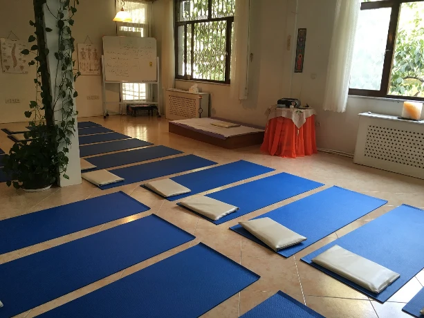 باشگاه یوگای عرفان - سایت بدنسازی