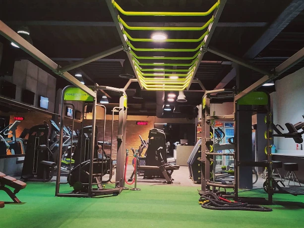 باشگاه رویین تنان شعبه جام جم - بدنسازی